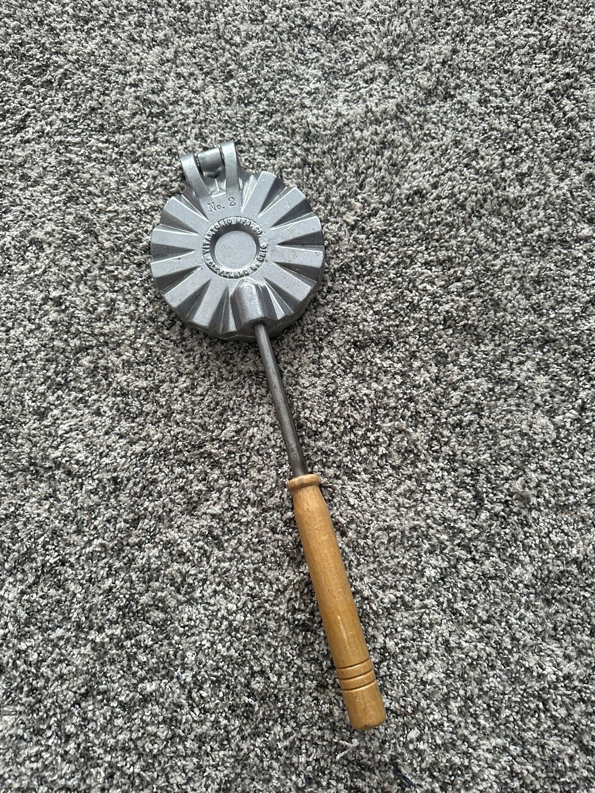 Vintage Vitantonio No. 2 Stovetop Iron | Grelly USA