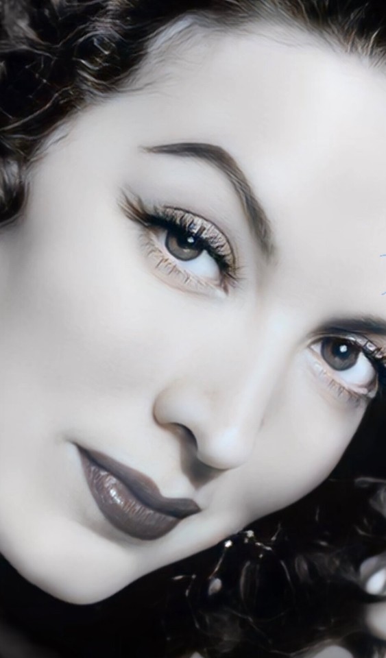 💎 BARBIE MARIA FELIX DOLL SIGNATURE IN RED DRESS AND SNAKE JEWELRY ...