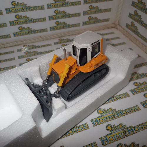 Norscot 58001 - 1/50 Scale Liebherr PR 724 LGP Crawler Tractor ...