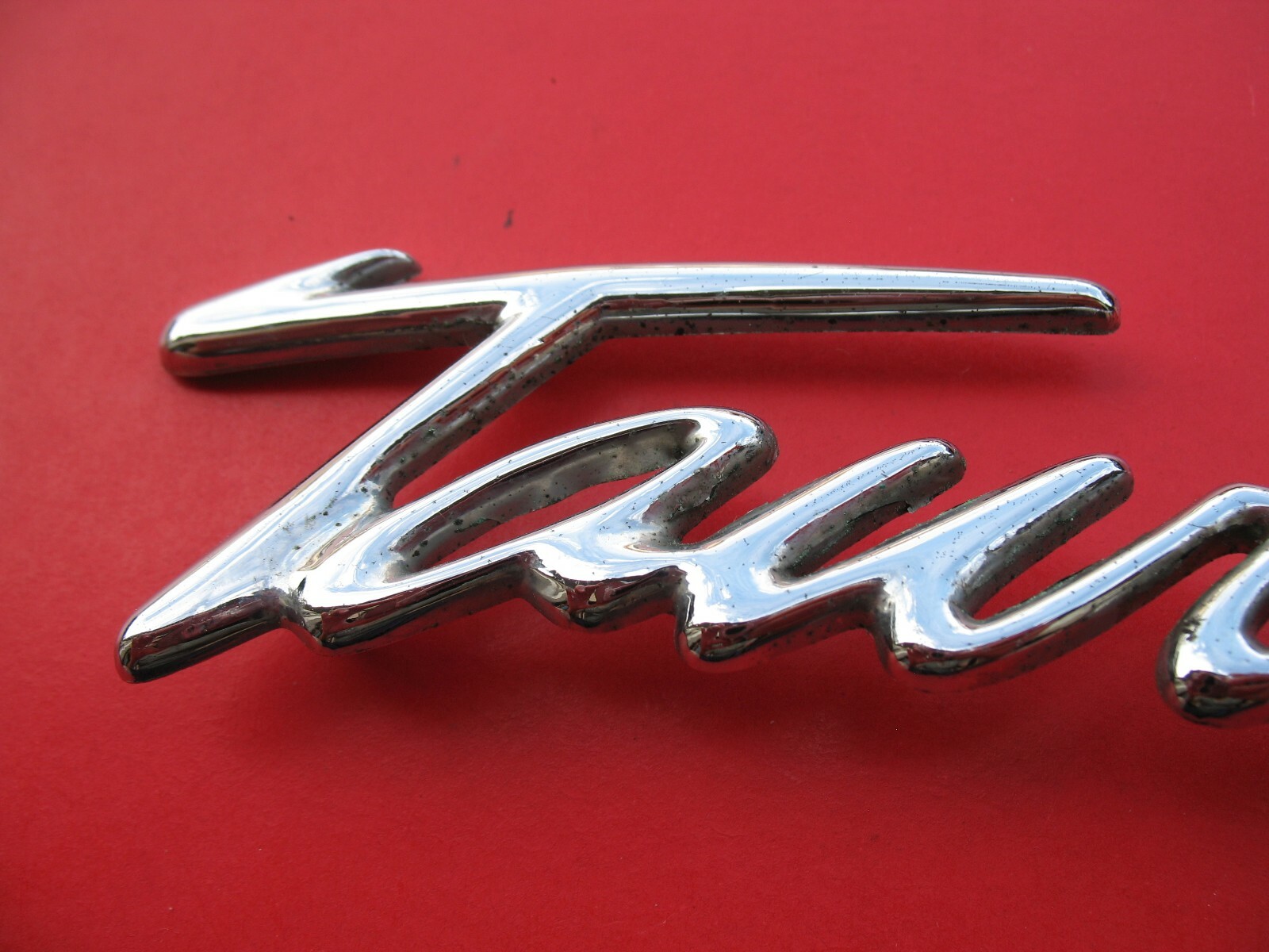 96 97 98 99 FORD TAURUS SE REAR TRUNK LID EMBLEM LOGO BADGE SYMBOL USED ...