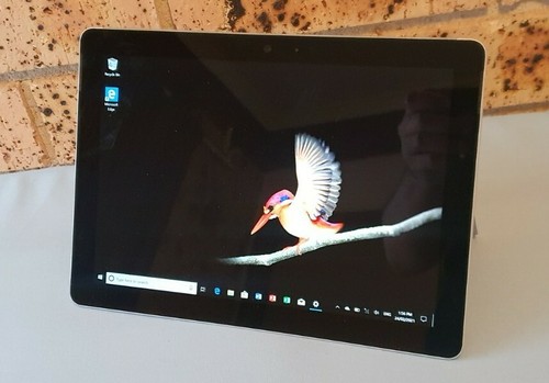 Microsoft Surface Go tablet 10-inch Tablet 8 GB Ram - 128 GB SSD WIN 10 ...