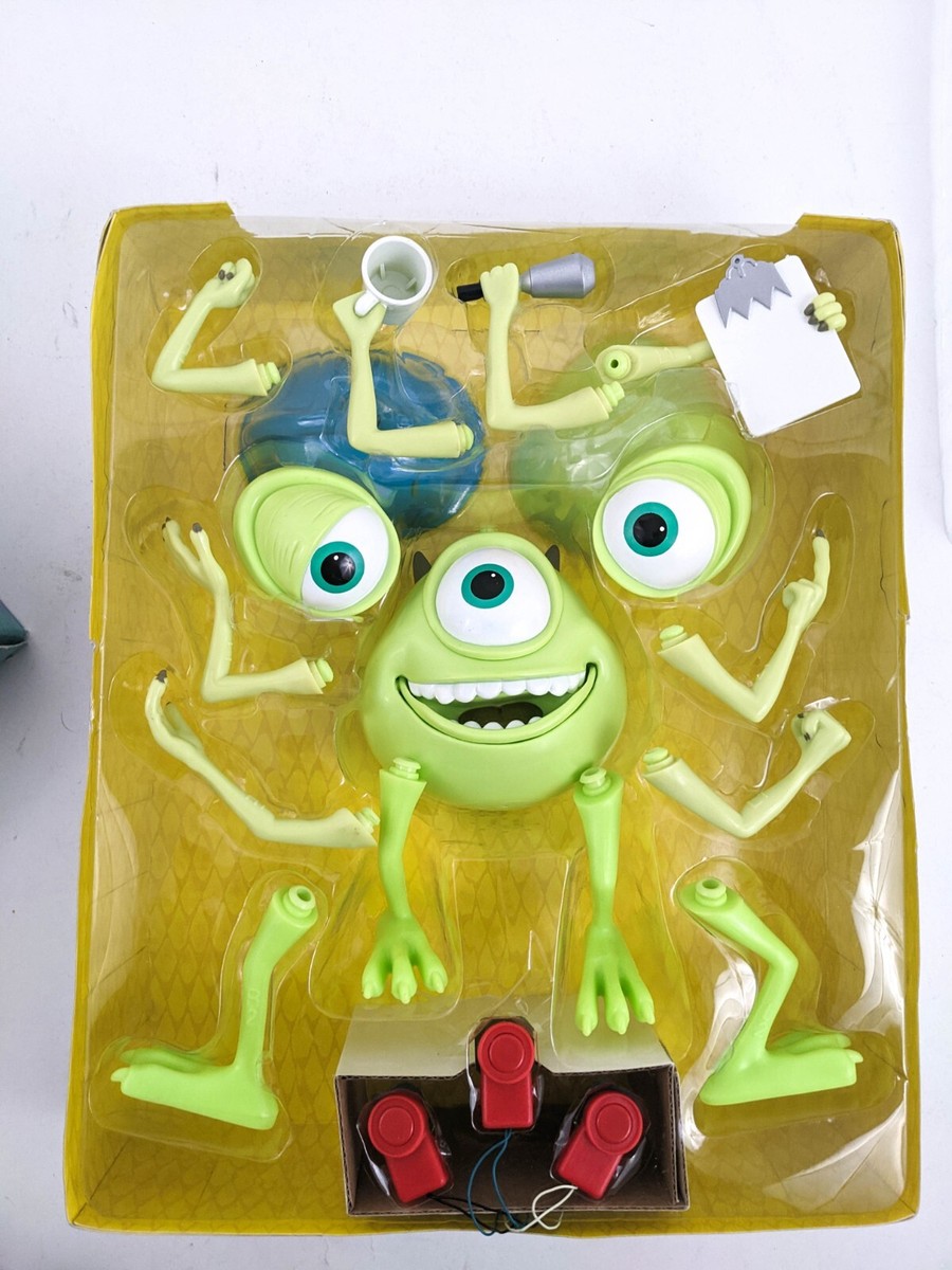 Mike Wazowski Cubierto Por Un Logo