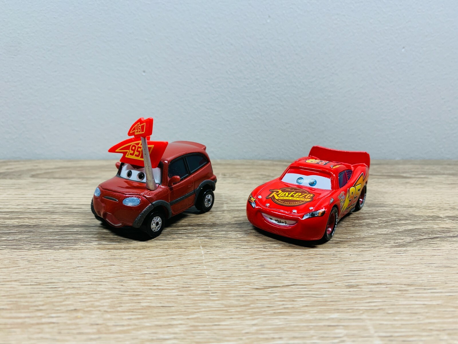 Disney Pixar Diecast Cars Timothy Twostroke 95 Fan & Lightning McQueen ...