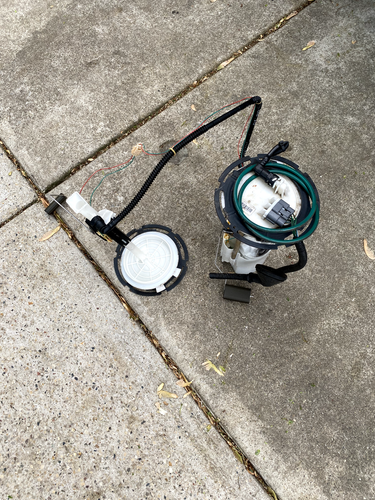 2016-20 Nissan Rogue Fuel Pump Assembly w/ Sending Unit (2.5L I4 ...