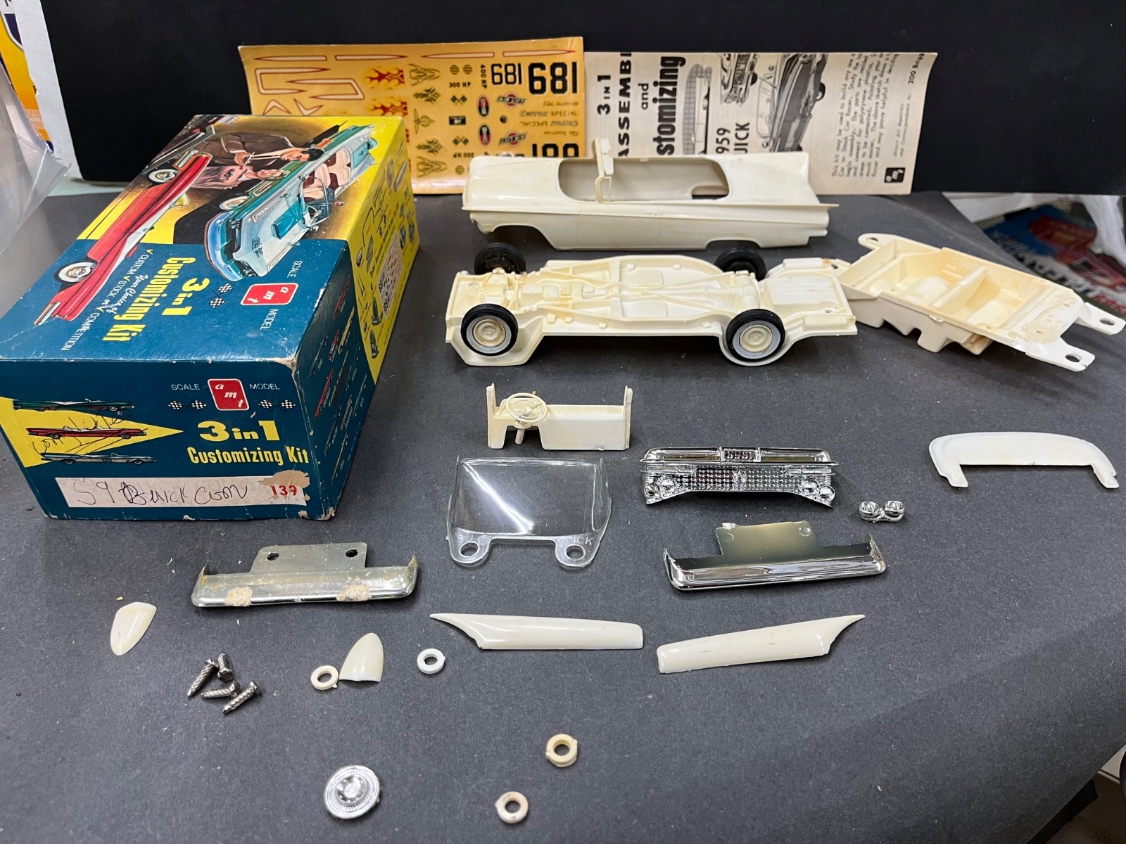 AMT 1959 Buick Invicta Convertible annual Builder Model Car KIT 1/25 ...