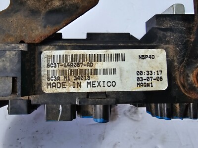 05 06 07 FORD F250 F350 interior dash fuse junction box block 5C3T ...