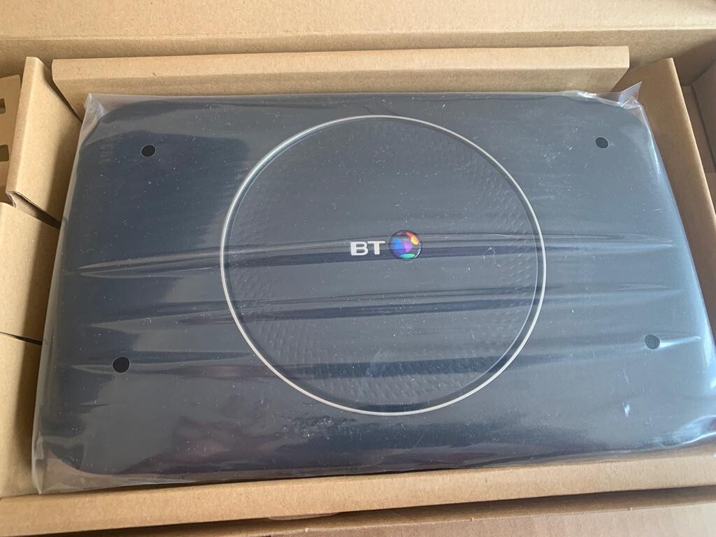 New BT Smart Hub 2 1000 Mbps Dual Band Fibre Wireless Gigabit Router ...