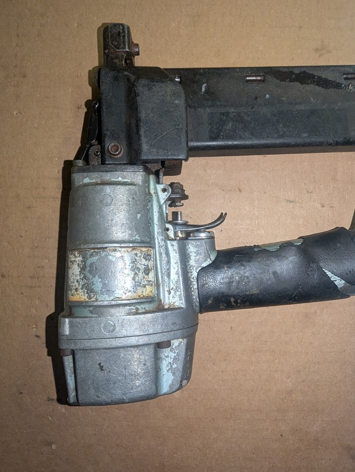 Hitachi N5008AC2 7/16" Pneumatic Stapler Nail Gun Made In Japan | eBay