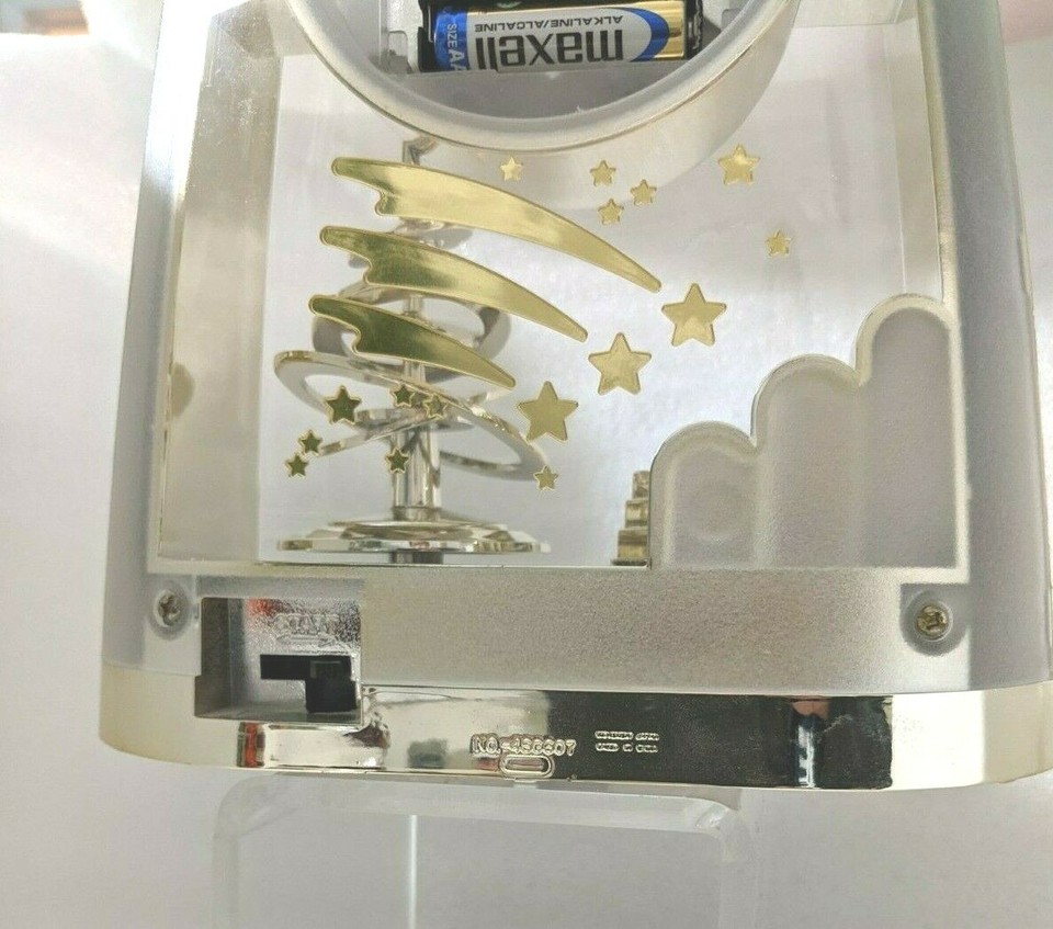 WW. RHYTHM Contemporary Motion Desk Clock Rotating Pendulum Gold Color ...