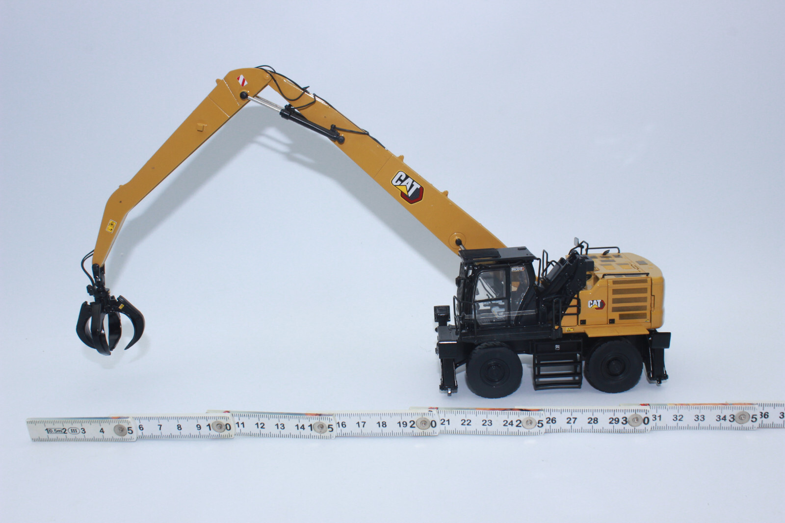 Diecast Masters 85958 Cat Caterpillar MH 3040 Umschlagbagger 1:50 NEU ...