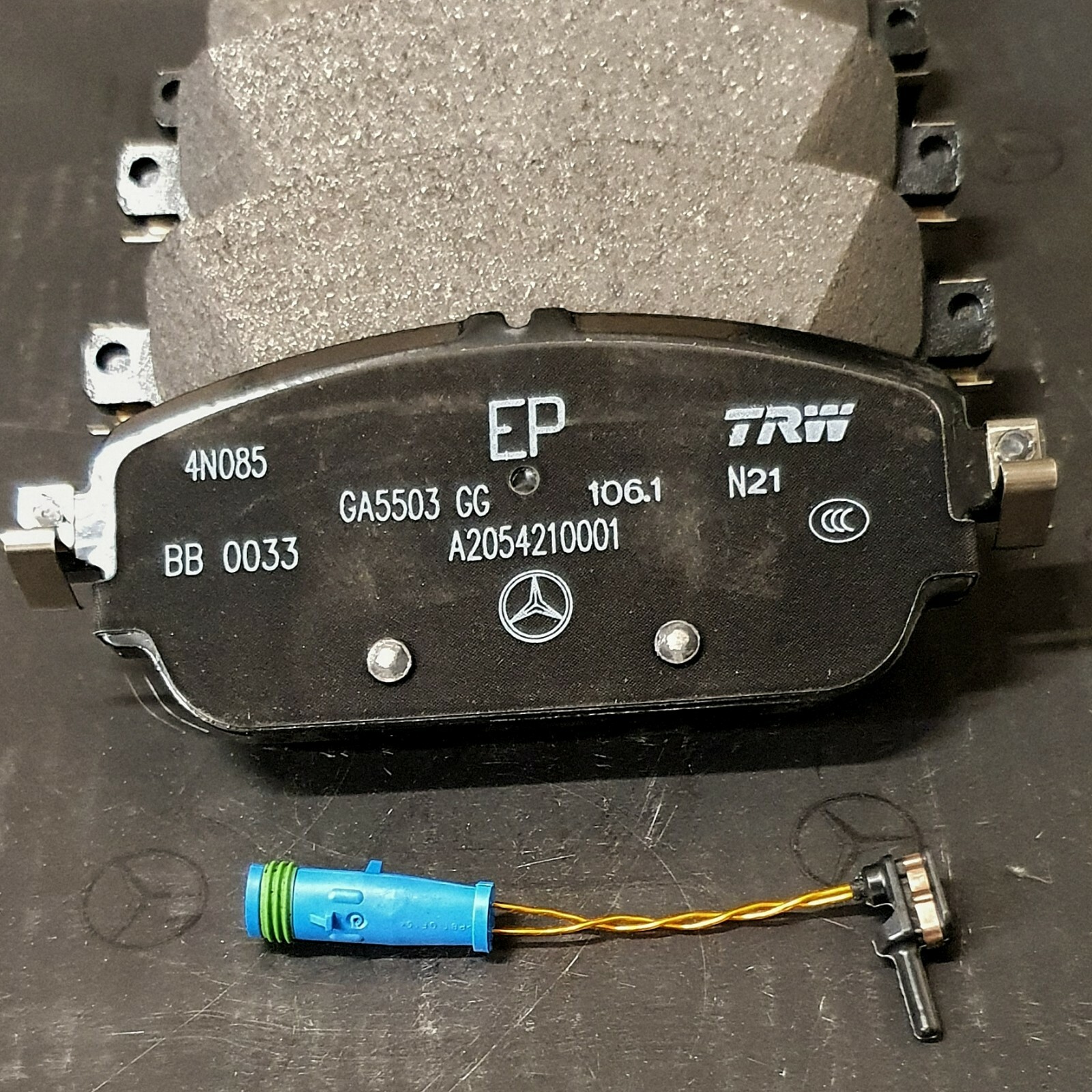 Genuine Mercedes-Benz Front Brake Pads C Class W205 A0004208903 | eBay UK