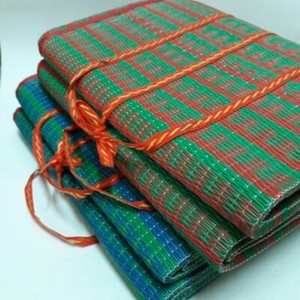 Thai Mat Handmade Plastic Woven Straw Beach Picnic Camping Sport Party ...