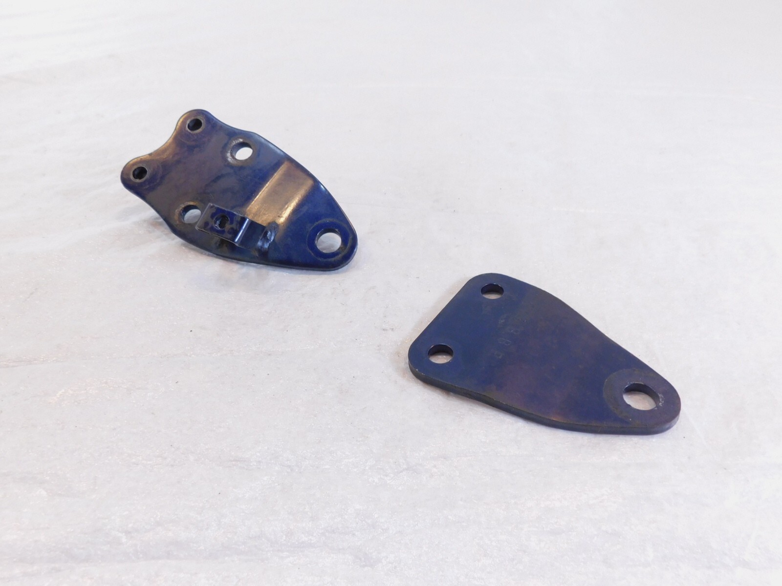 Suzuki Intruder 1400 Boulevard S83 Left/Right Lower Engine Motor Mount ...