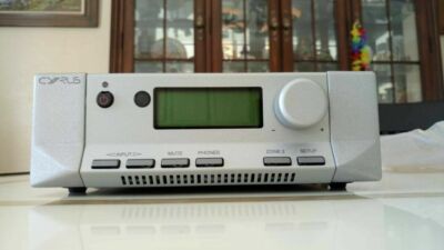 CYRUS 6a INTEGRATED AMPLIFIER.IN SILVER EXCELLENT CONDITION AND SOUNDS ...