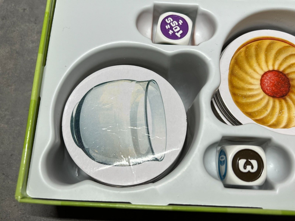 Toss Your Cookies Game Gamewright Family Night Kids Card CIB Complete ...