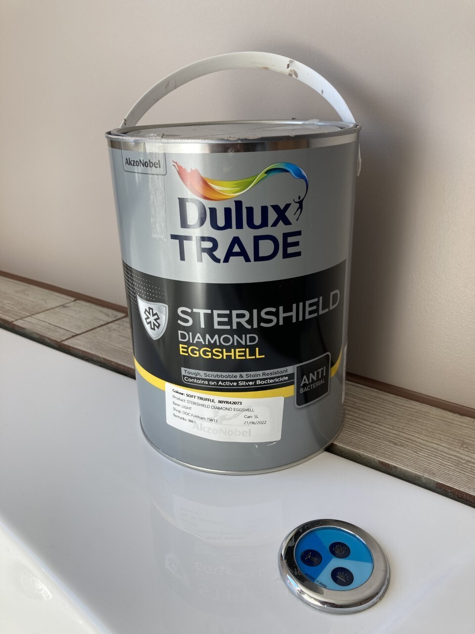 TW11 Dulux Trade Sterishield Diamond Eggshell RRP115 Soft Truffle Beige ...