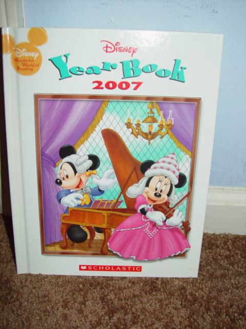 Disney Year Book 2007 Scholastic 2007 Hardback Stroybook | eBay