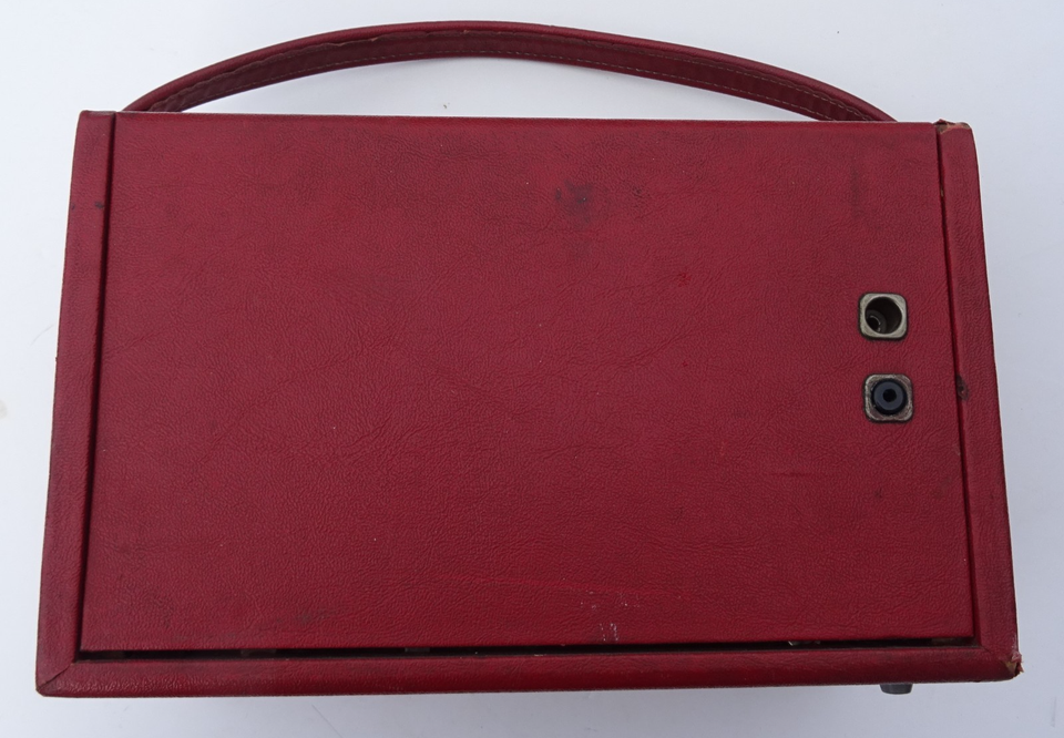 Vintage Red DYNATRON JEWEL Transistor Radio 7 Transistors LW/MW Spares ...