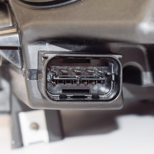 OEM BMW 7 F01 Dynamic Xenon Right Headlight 63117228428 7228428 Genuine ...