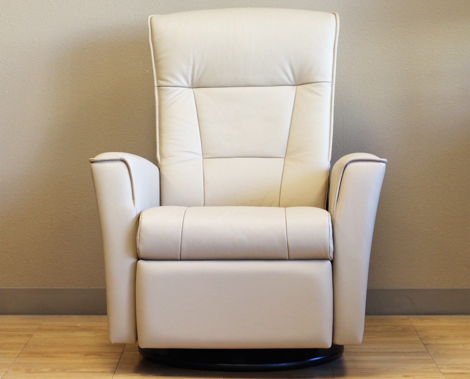 Fjords Ulstein Swing Relaxer Large Swivel Power Recliner Chair Sandel ...