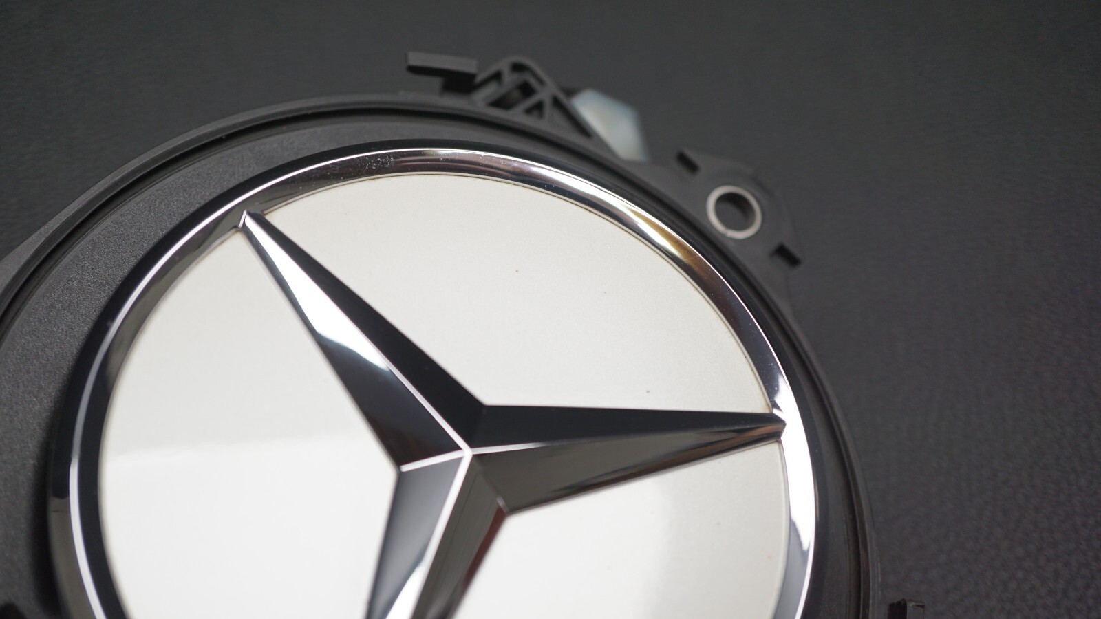 OEM MERCEDES X253 C238 C257 COUPE REAR MOTORIZED LID HANDLE WHITE ...