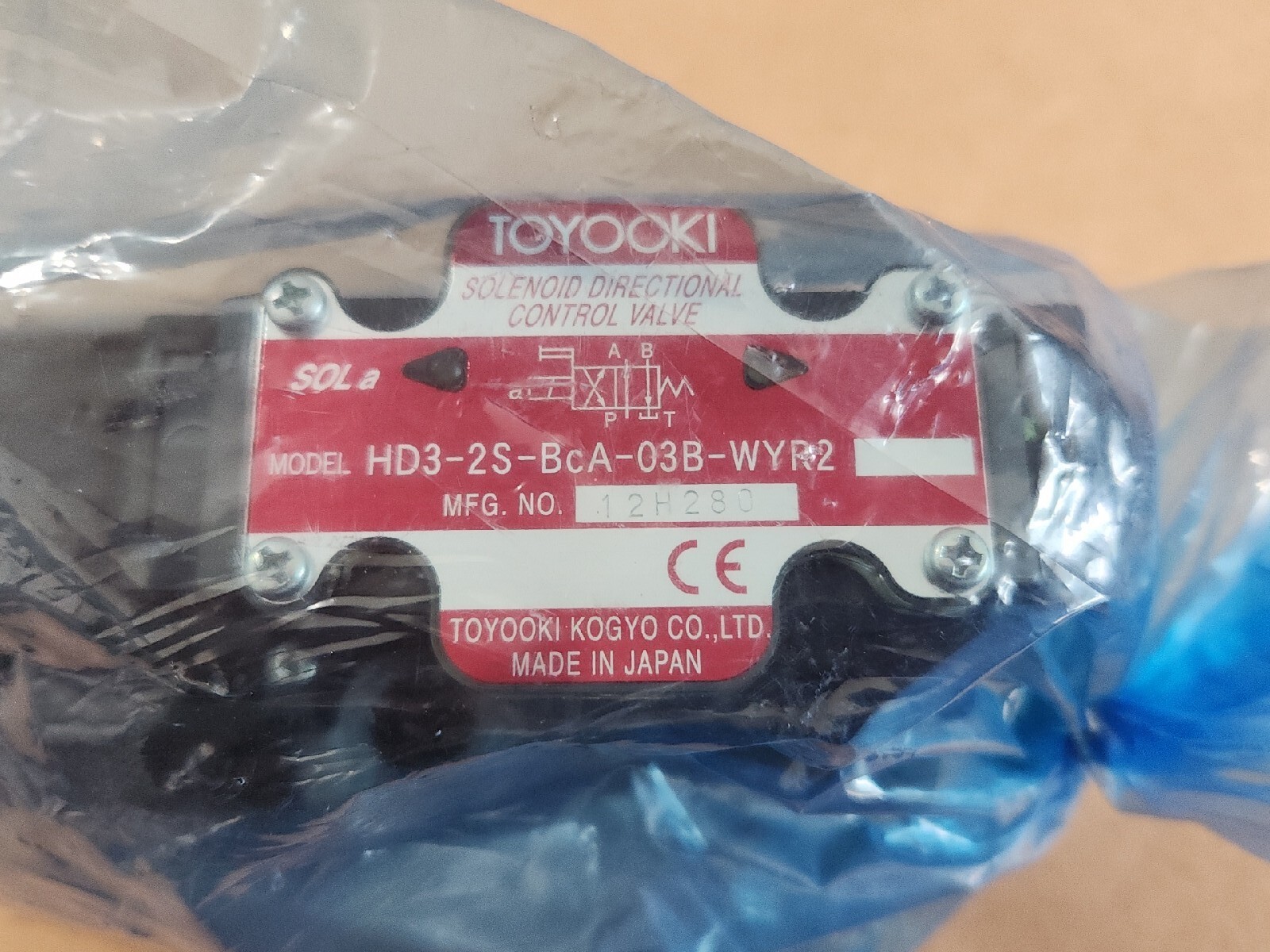 *BRAND NEW* Toyooki HD3-2S-BcA-03B-WYR2 Solenoid Directional Valve ...