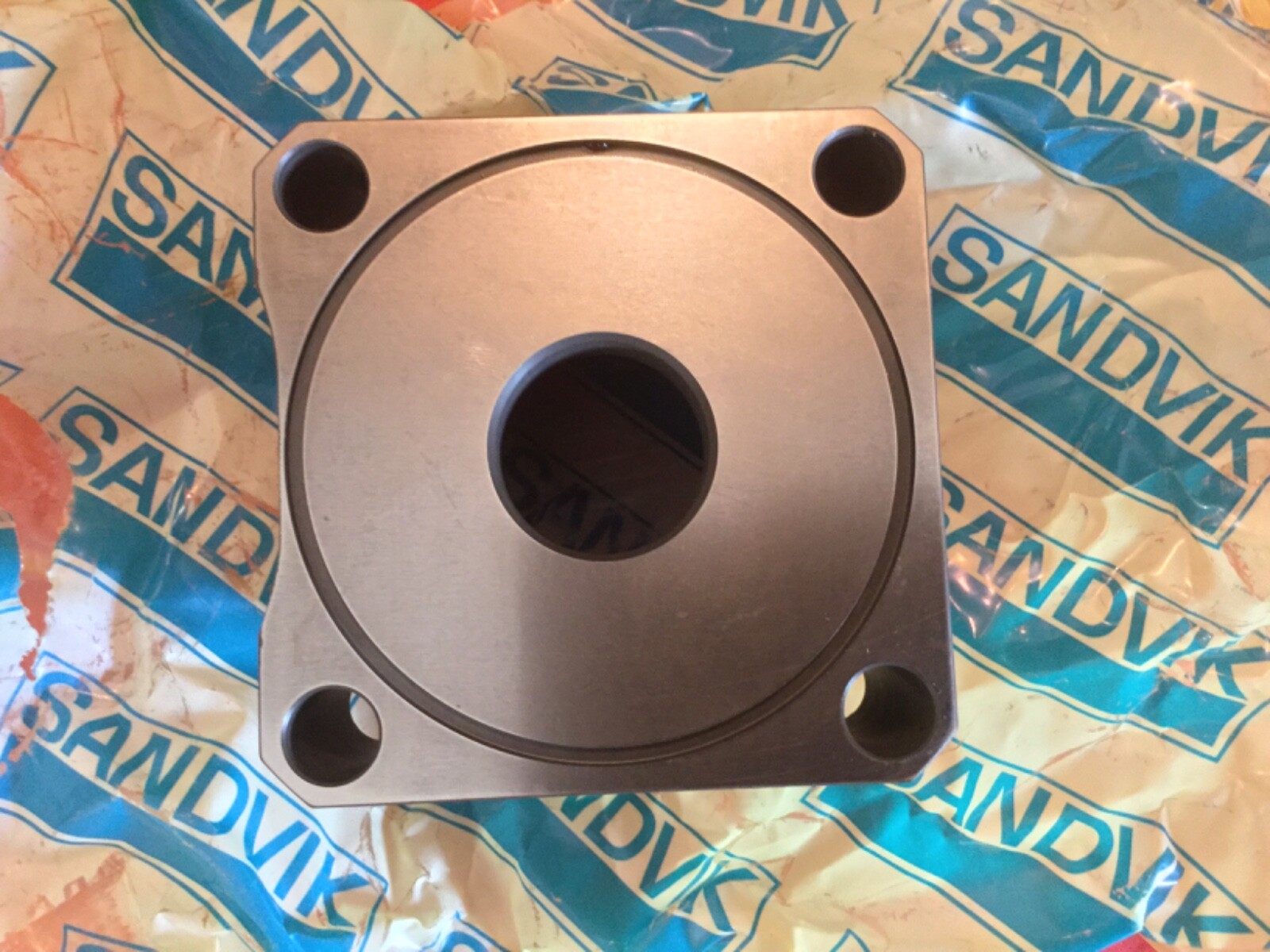 SANDVIK / TAMROCK 15422348 Flange Rotation Motor | eBay