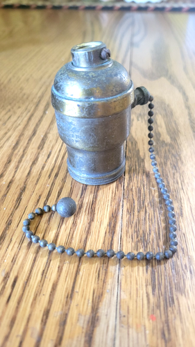 LEVOLIER ANTIQUE BRASS FATBOY PULL CHAIN LAMP SOCKET W/SATELLITE PULL | eBay