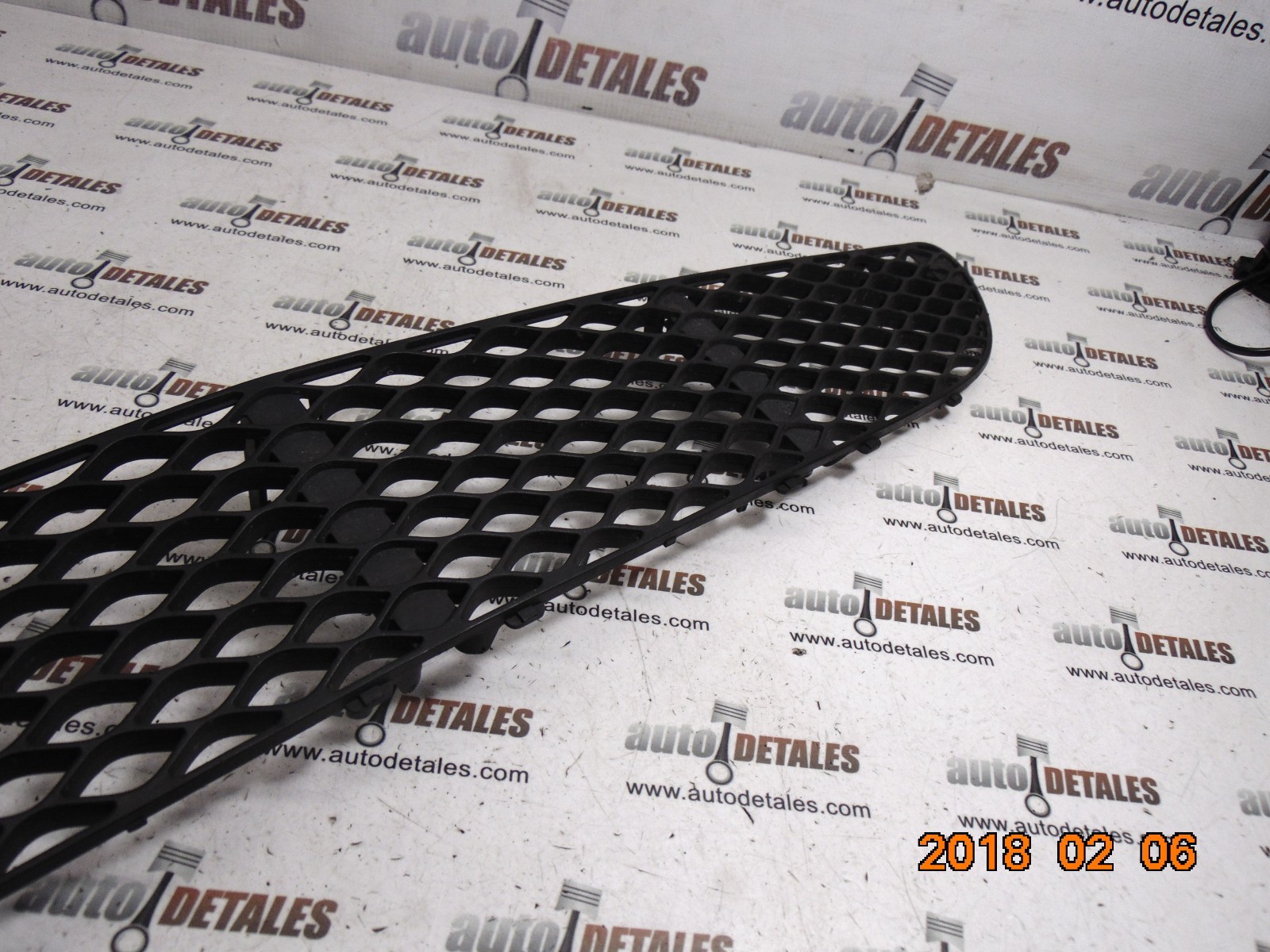 Mercedes E-Class W211 elegance FRONT BUMPER GRILL GENUINE A2118850053 ...