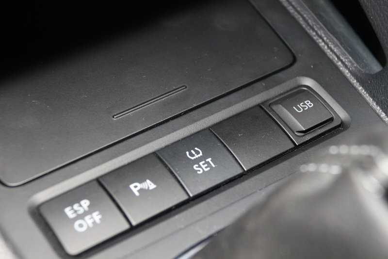 VW USB PORT DASH SOCKET CABLE WIRE AFTERMARKET RADIO GOLF MK5 MK6 T5 ...