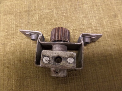 CESSNA AIRCRAFT 150 152 LEFT PILOT DOOR LATCH RECEIVER SPRAG GEAR A | eBay