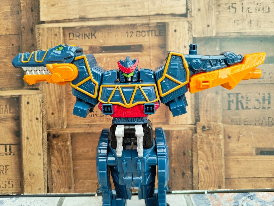 Power Rangers Dino Charge Deluxe Ltd Edition Spino Megazord ...