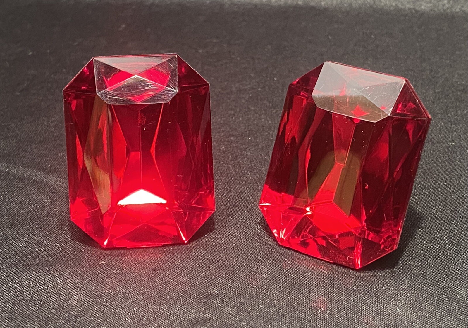 Vintage FUN and BOLD Ruby Red Lucite Jewel Emerald Sh… - Gem