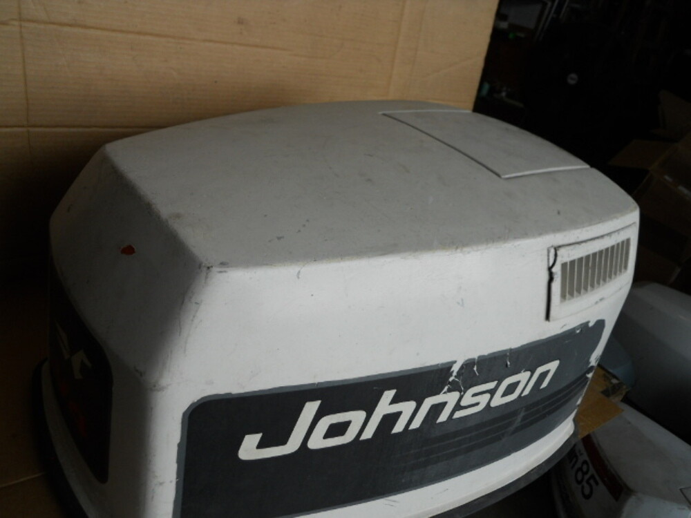 Johnson Evinrude 120-130-140 HP Looper V4 Engine Hood Cover Cowl 1980 ...