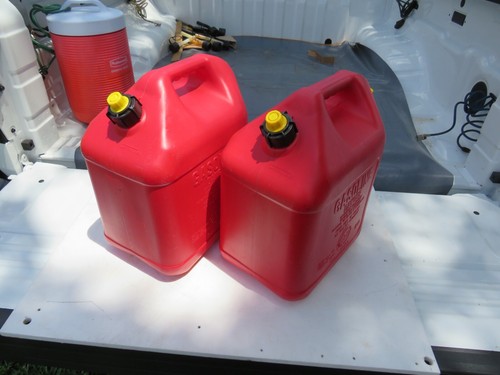 (2 Pack) - Blitz Original Pre-Ban 5 Gallon Gas Can Model #50833 | eBay