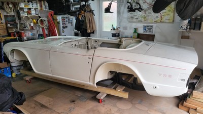 Triumph TR6 Car Body Shell And Chassis, Fully Restored And Painted ...