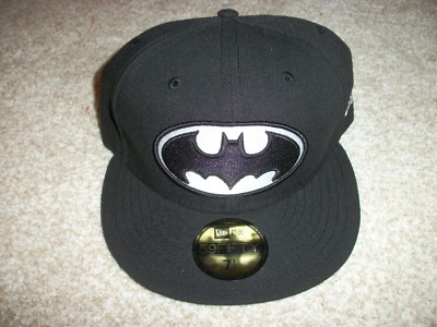 BATMAN DC COMICS New NWT Mens Hat Cap White Logo Black Era Fitted 7 1/4 ...