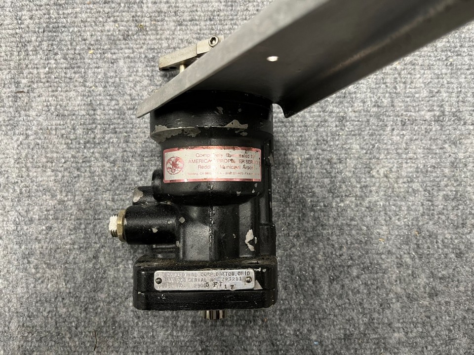 McCauley Prop Governor C290D5-F/T17 with Control Arm and Cable Bracket ...