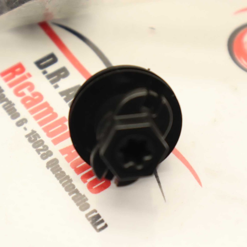 Klammer Verkleidung Anschluss VW Passat-Beetle Cod. 3AA868243A Neu ...