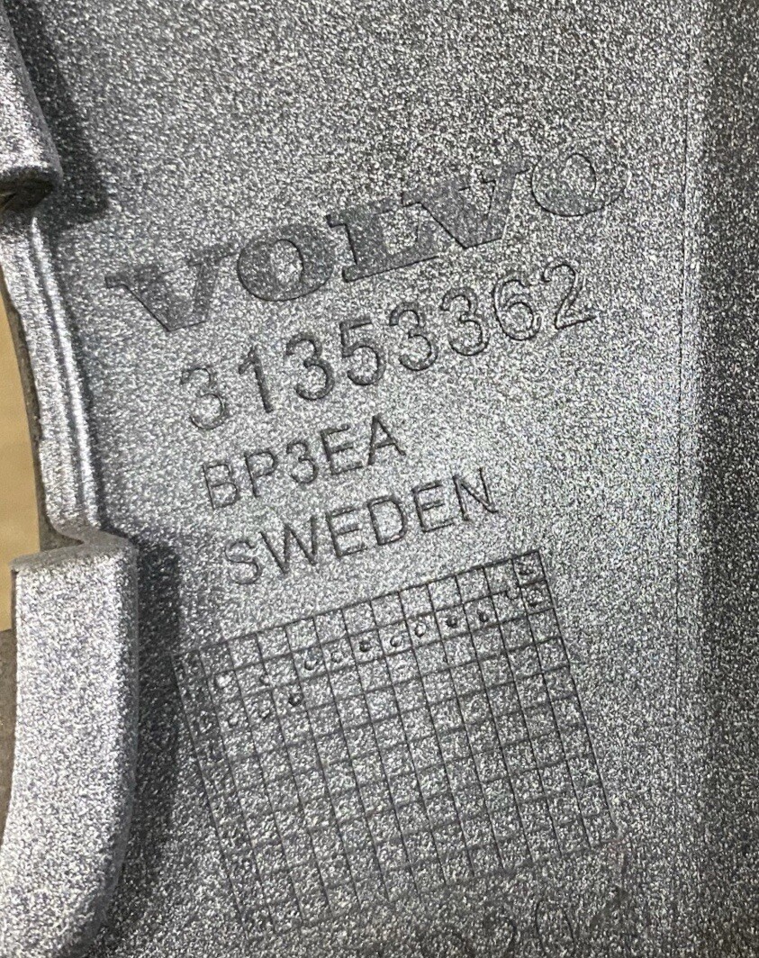 OEM 2016-2021 Volvo XC90 T5/T6 w Lamp Washers w Sensors Holes Front ...