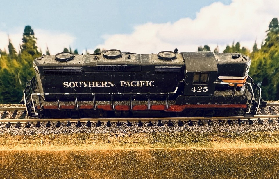 N Scale Life-Like Southern pacific 425 diesel engine 30193 train ...