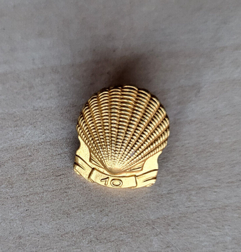 Vintage doublé Gold SHELL 10 years Service oil fuel petrol threaded pin ...