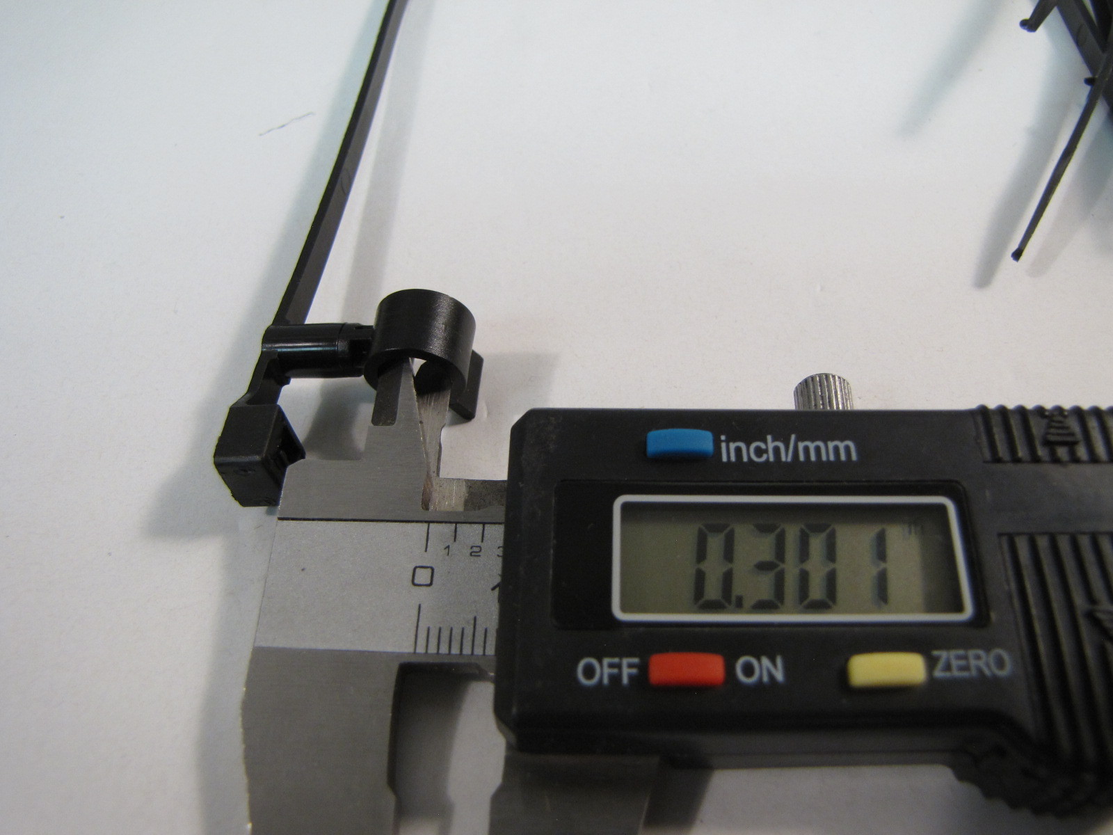 25pk A. Raymond Tinnerman Cable Tie w/ Swivel C-Clip 8.5" Long .182" W ...