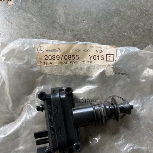 Genuine Mercedes Front Door Lock Vacuum Actuator w/ hose A1248001775 ...