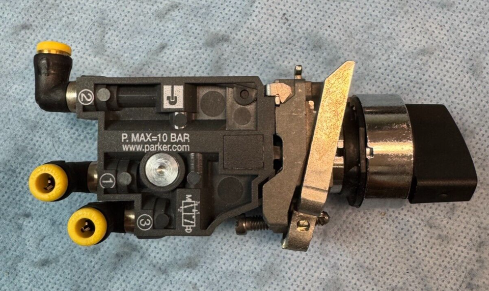 PARKER PXB-B493 WITH ATTACHED PART NUMBER 2 POSITION SWITCH VALVE BODY (F202) | eBay