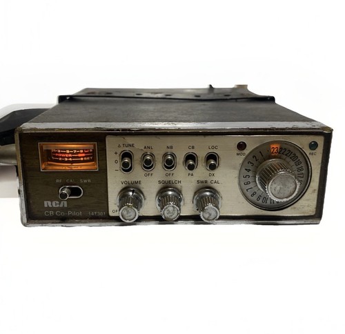 RCA CB Radio Co-Pilot 14T301 Model 23 Channel ~ Powers On ~ Mic Works ...