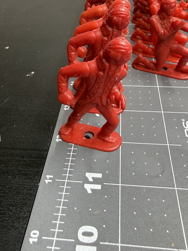 49 Vintage MPC RING HAND REVOLUTIONARY WAR PLASTIC TOY SOLDIERS 4 Poses ...