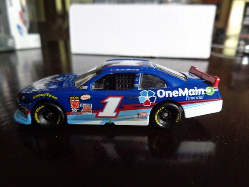 ELLIOTT SADLER # 1 ONE MAIN FINANCIAL 2015 FORD MUSTANG GT ACTION 1/64 ...