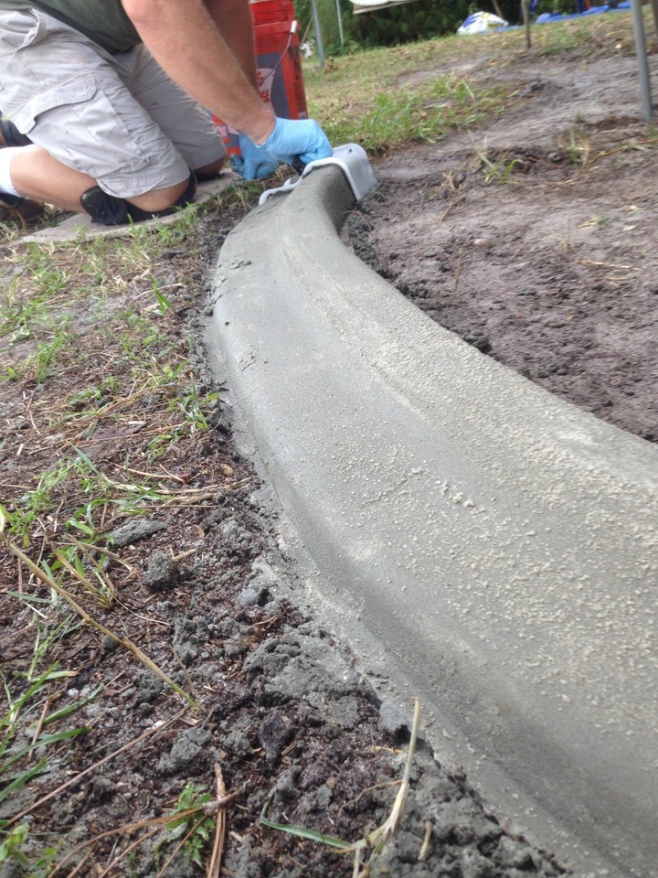 Custom curbing concrete edging landscaping DIY The original Curb It ...