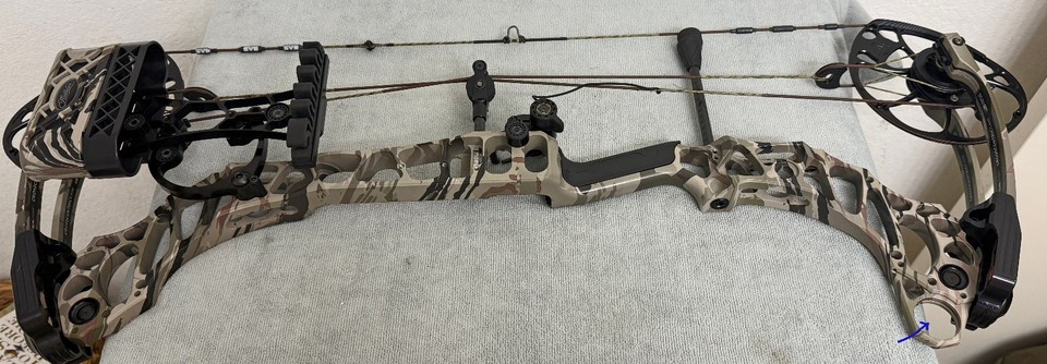 Mathews Vertix Left-Hand Compound Bow - EXC w/Accessories, Arrows ...